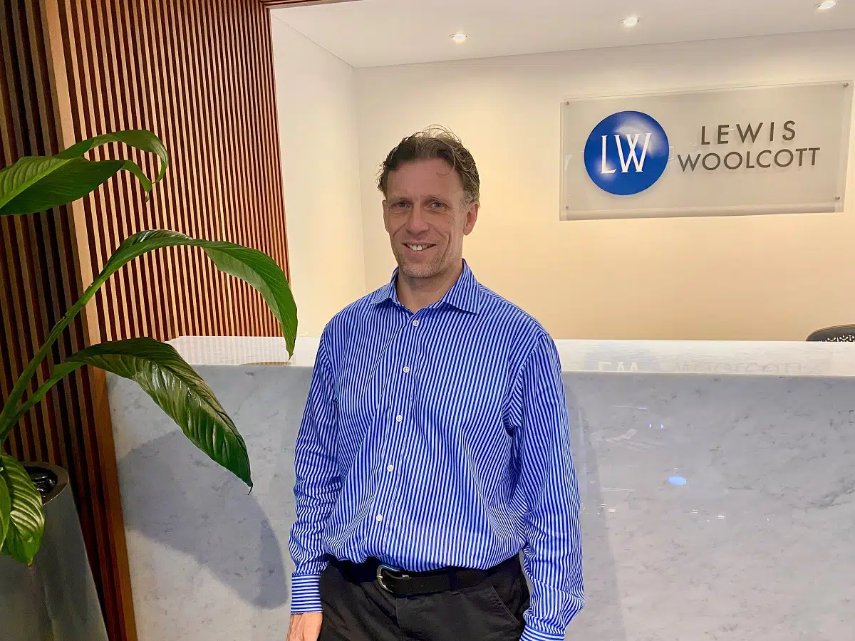 Stephen Banks joins Lewis Woolcott as Head of ADR & Contracts